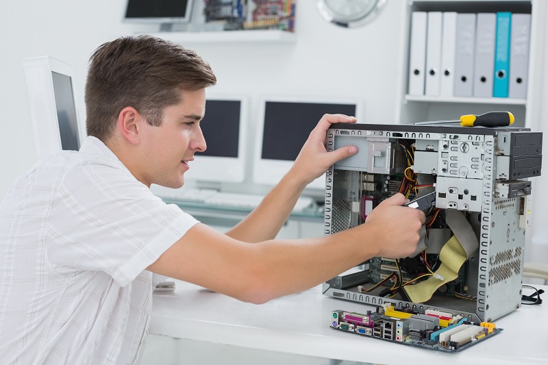 the AUSSiE Info: How Do You Choose the Best Computer Repair Services?