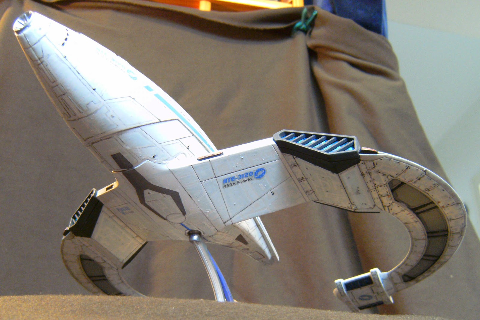 Happyscale-Modellbau: N.S.E.A. Protector (Galaxy Quest) - Pegasus Model ...