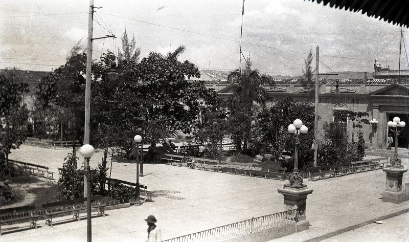 35 Found Photos That Capture Everyday Life of Cuba in the 1920s ...