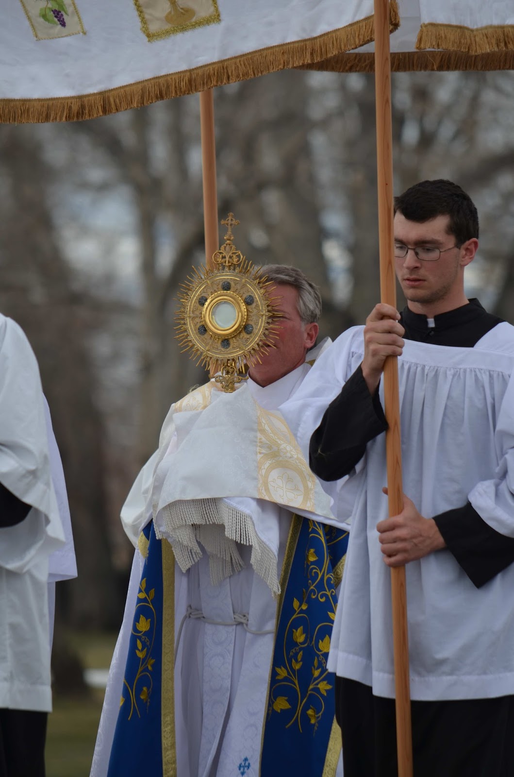 New Liturgical Movement: Eucharistic Procession at Wyoming Catholic ...