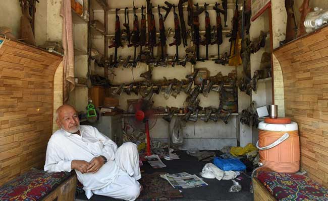 Pak GUNS - THE KEY TO KNOWLEGE: A Visit To Pakistani Gun Market Derra ...