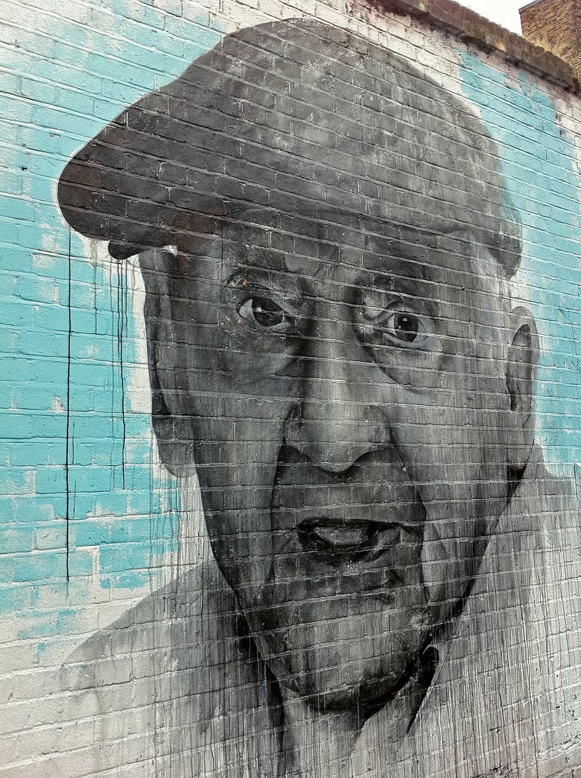 Ben Slow New Mural In London – StreetArtNews