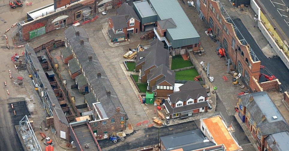 Coronation Street Blog: Living in Weatherfield: ...and working there too