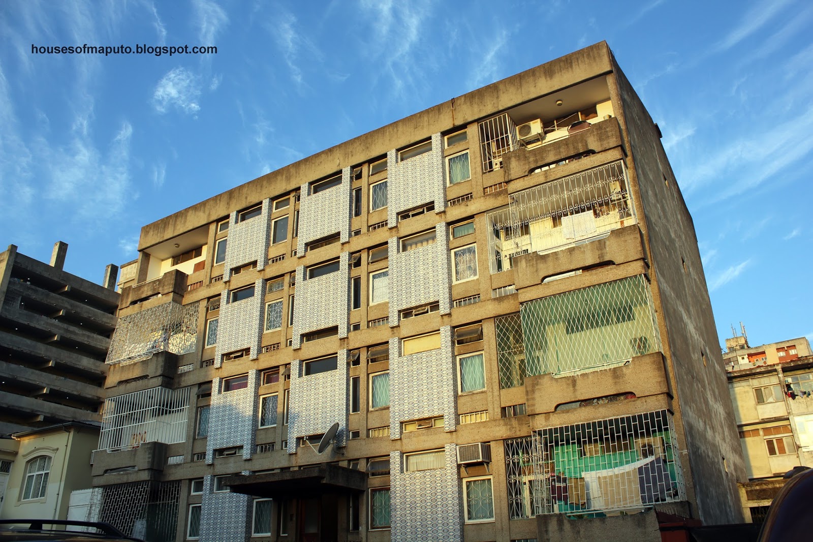 Prédio do céu azul bonito, Maputo, Moçambique