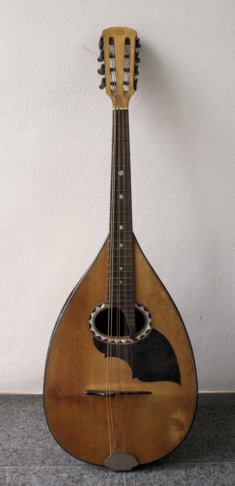 Mandolines: Luigi Dorigo "DeMeglio" model 1899 / Embergher Luigi ...