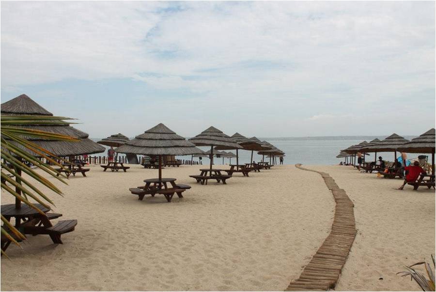 Les Marraines De Luanda - Angola: Resort Nayuka à l'île de Mussulo
