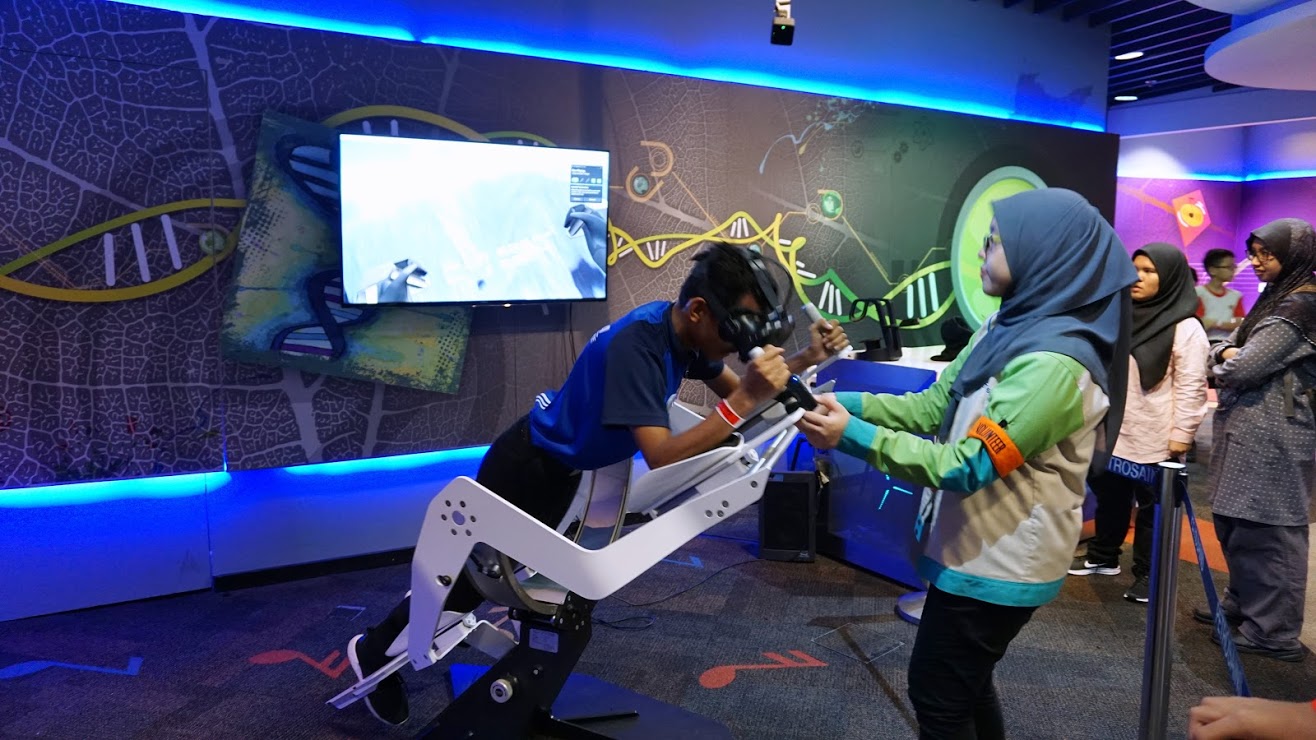 ASEAN Youth Camp Malaysia 2019 : KLCC and Petroscience