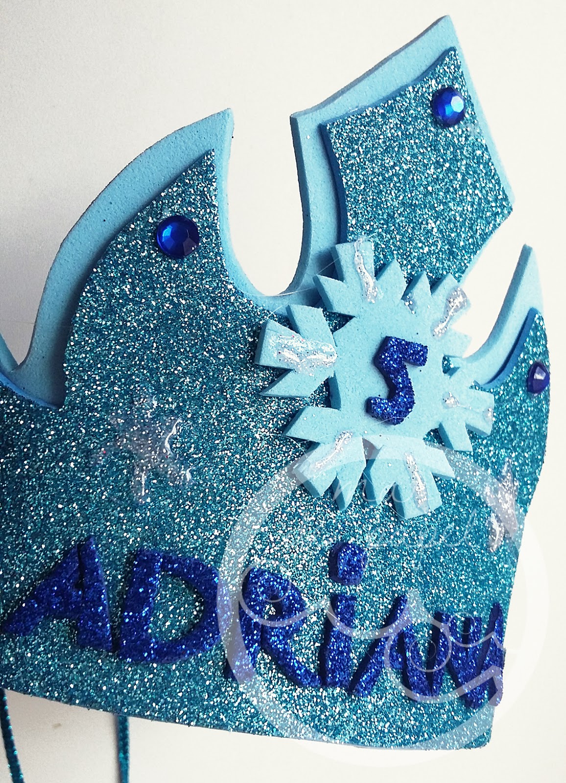 MAR DE PAPEL: Dos coronas de Elsa | Coronas de goma eva, Cotillones ...