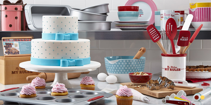 Susan's Disney Family: Holiday Gift Guide: Cake Boss Bakeware great for ...