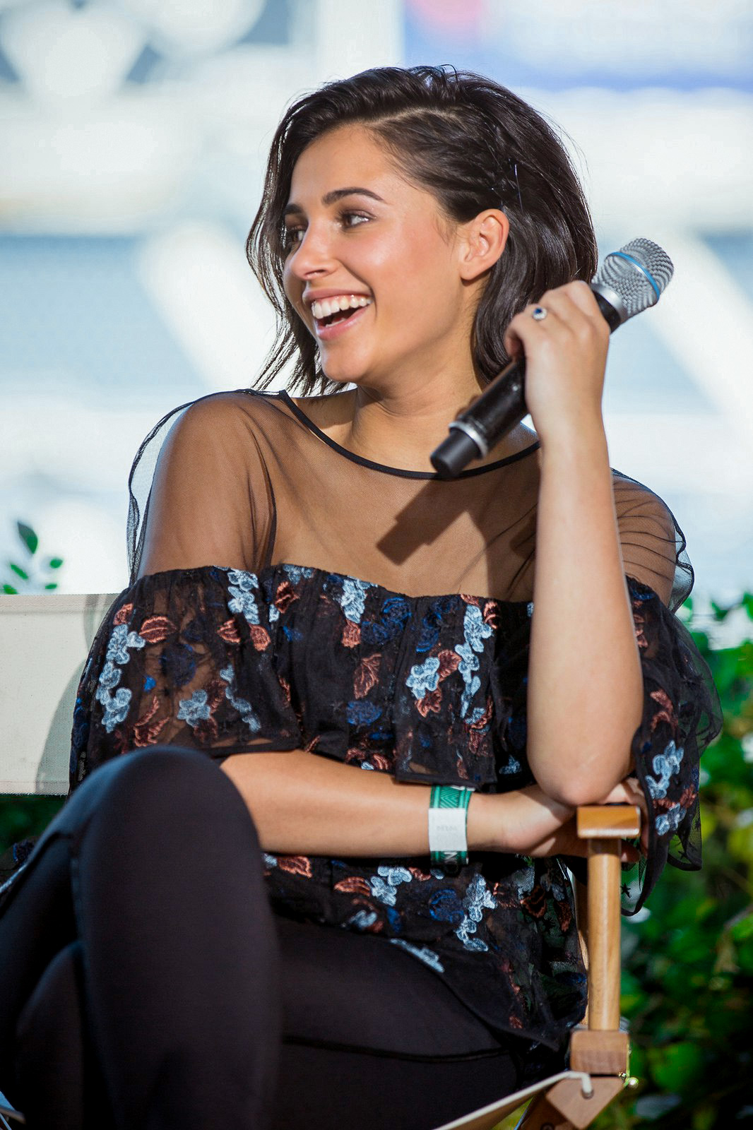 Naomi Scott hot photo gallery and bio - Jasmine Aladdin 2019 actress
