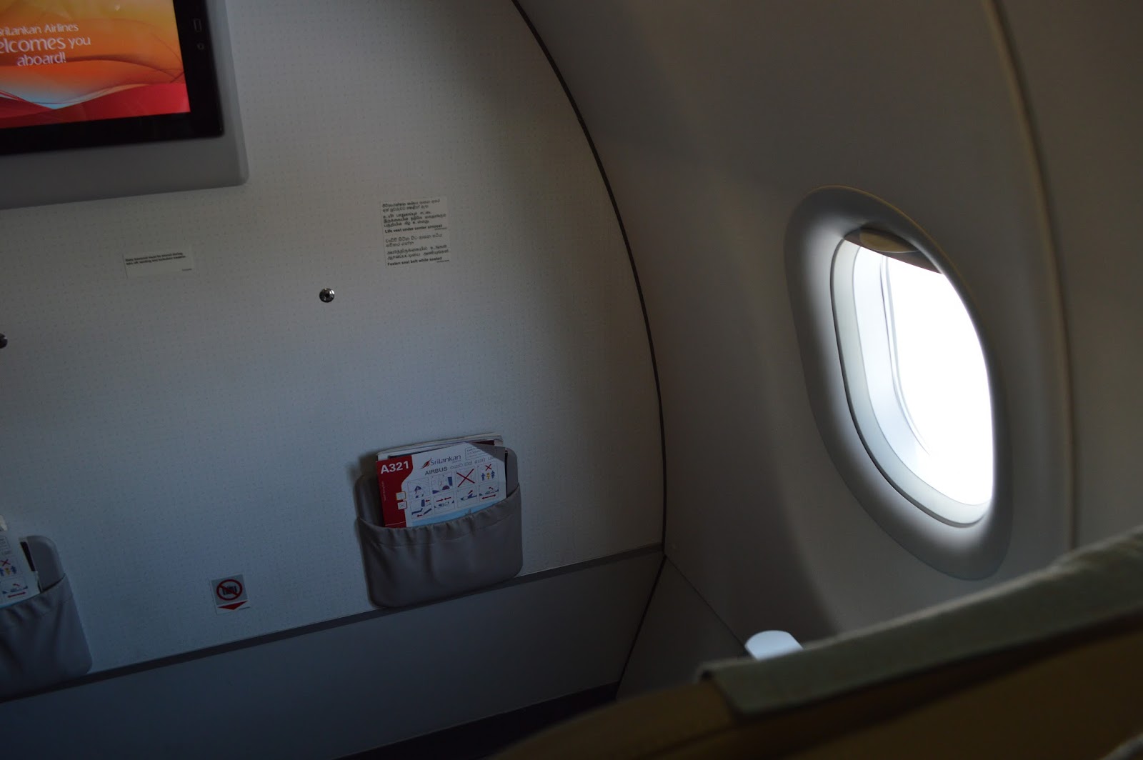 Sri Lankan Airlines Airbus A321 Business Class : Colombo to Singapore UL308