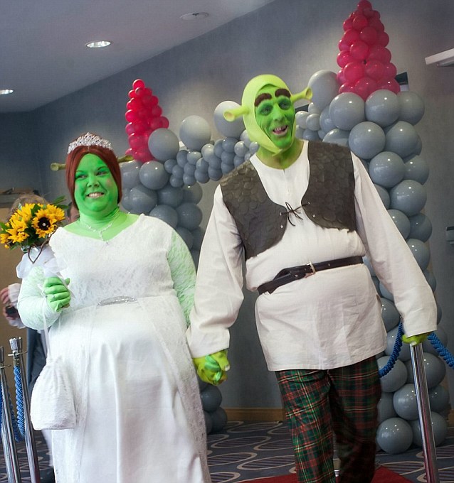 Couple Marry Dressed In Shrek & Princess Fiona Wedding Costumes (Photos)