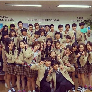 High School Love On Cast