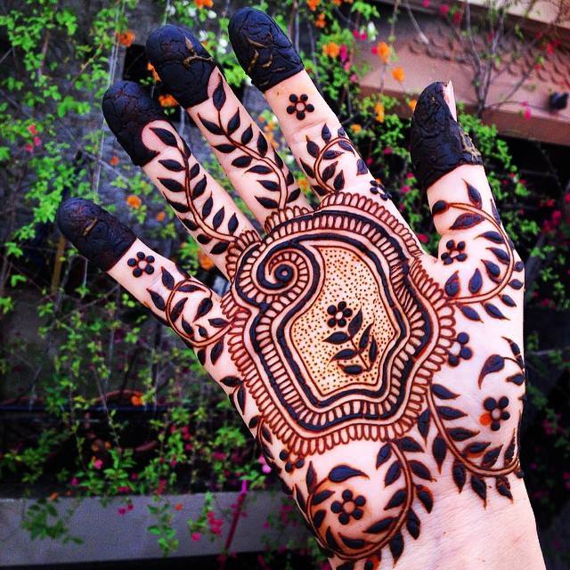 Simple Mehndi Designs | One Hand Mehndi Designs | New Henna Designs ...