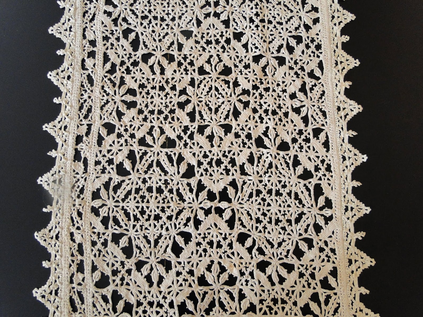 Buyer & Seller of Antique Lace, Fine Linens, Vintage Clothing, Haute ...