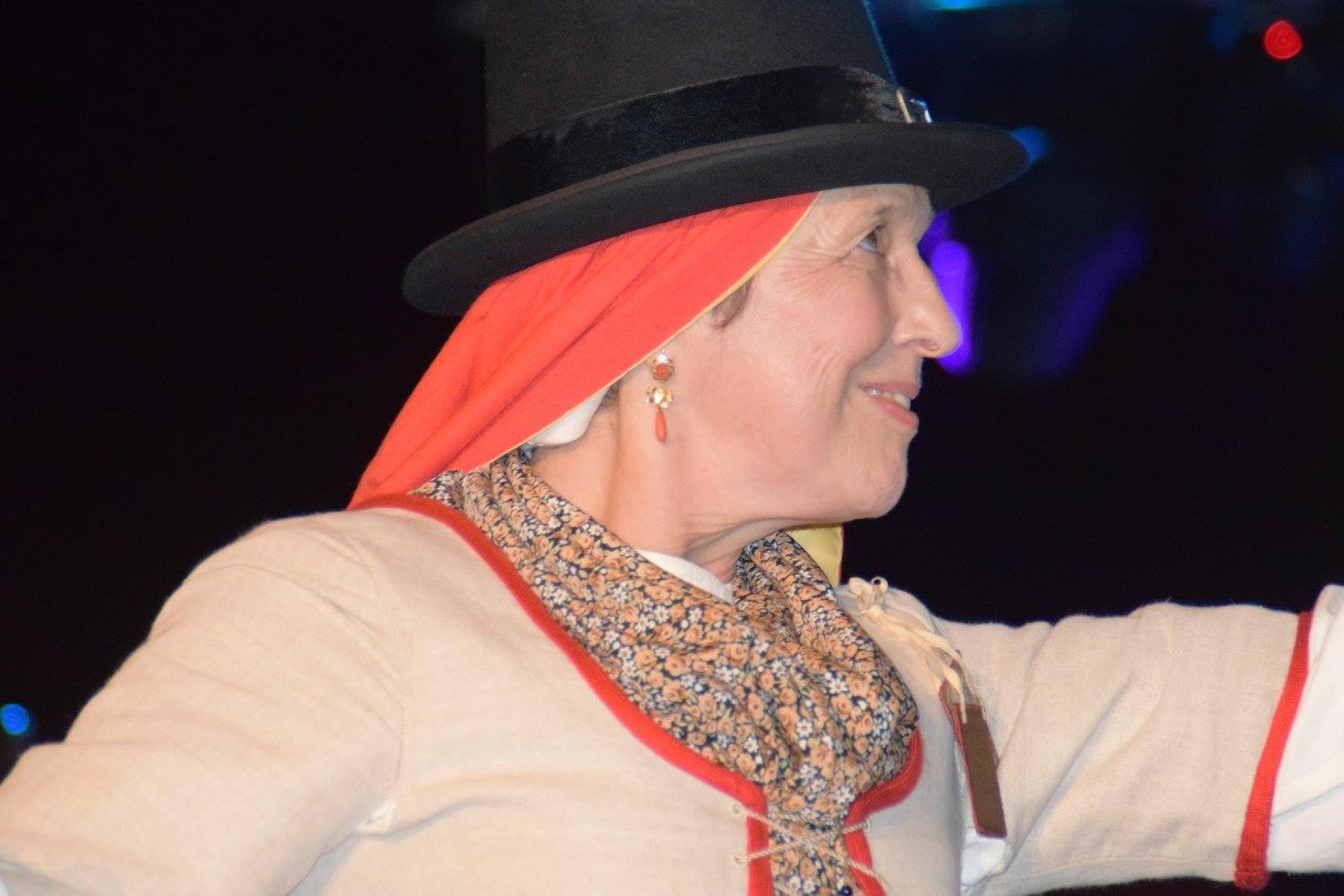 ENTRE CHACARAS Y TAMBORES: Pinona Hernández, la heroína del coser con ...