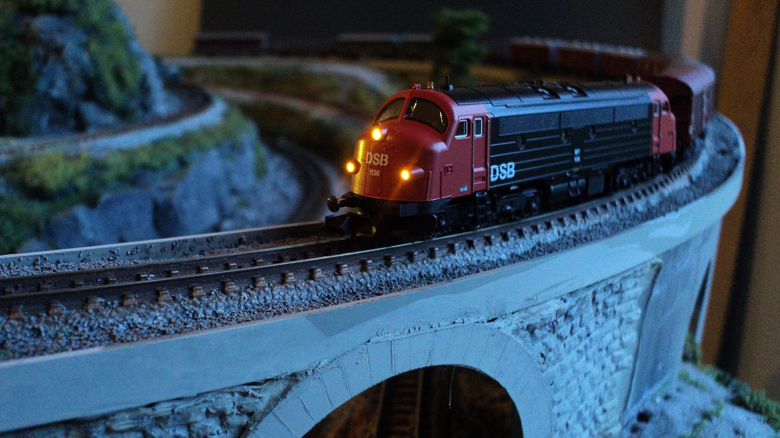 quinntopia - An N Scale blog: Locomotive Roster: Kato K2882; DSB Class ...