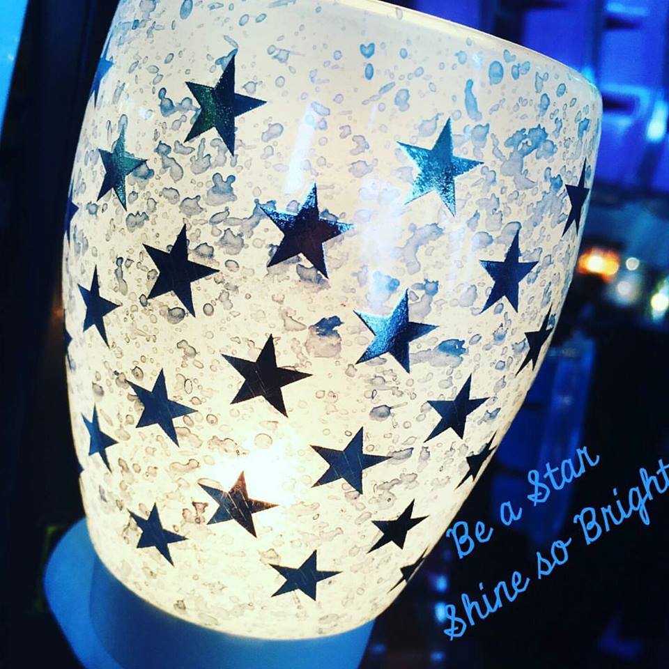 WICKLESS ALLSTARS: SCENTSY NIGHT LIGHT UPON A STAR