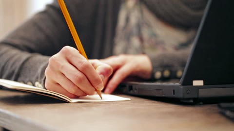 [Professione scrittore] Scrittori low cost, di Elena Genero Santoro