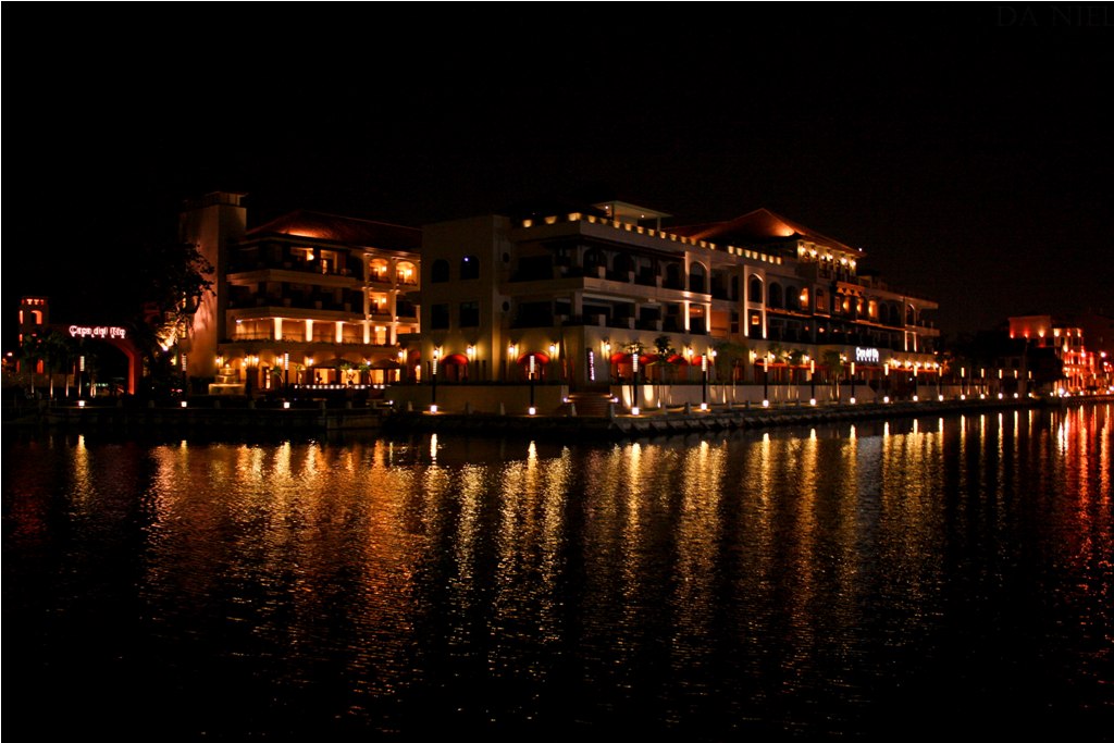 Da Niel: Melaka Riverside Night View