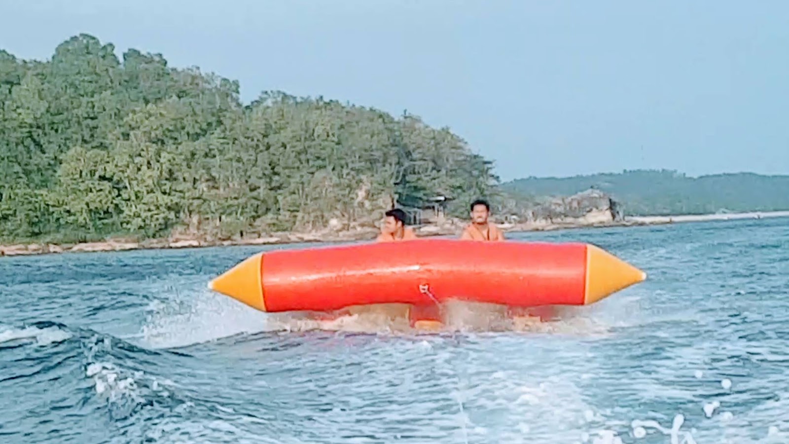 PIPISIK BEACH LAIYA: Beach Area and Activities