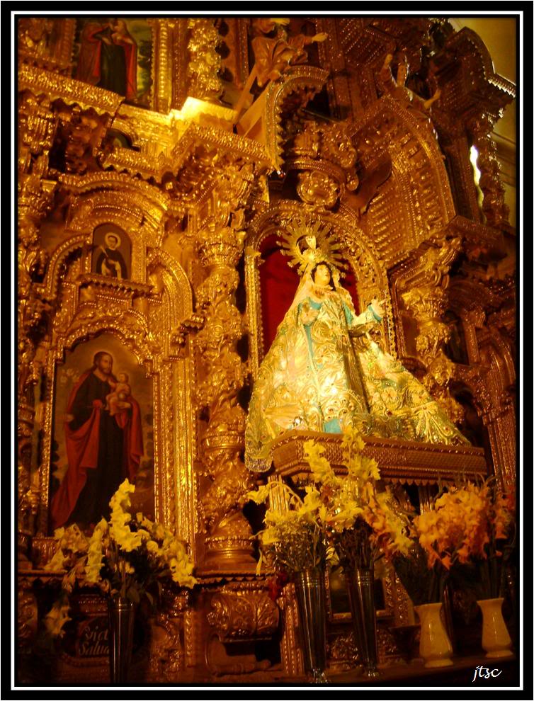 IGLESIA DEL TRIUNFO CUSCO: Detalles de los retablos y altar mayor