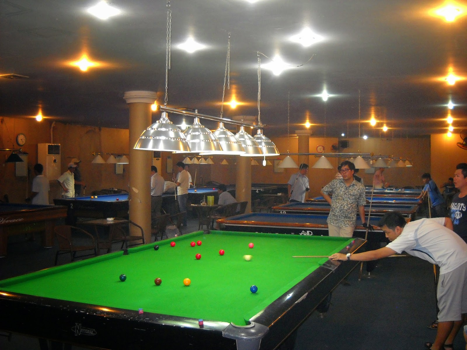 HCM - - Sang CLB bida cao cấp TT Quận 10 - DT 12m x 30m, 1L, 12 bàn ...