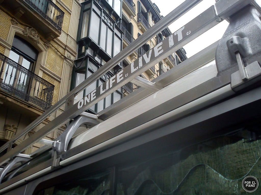 porelpiano: One Life, Live It !!!.......LAND ROVER