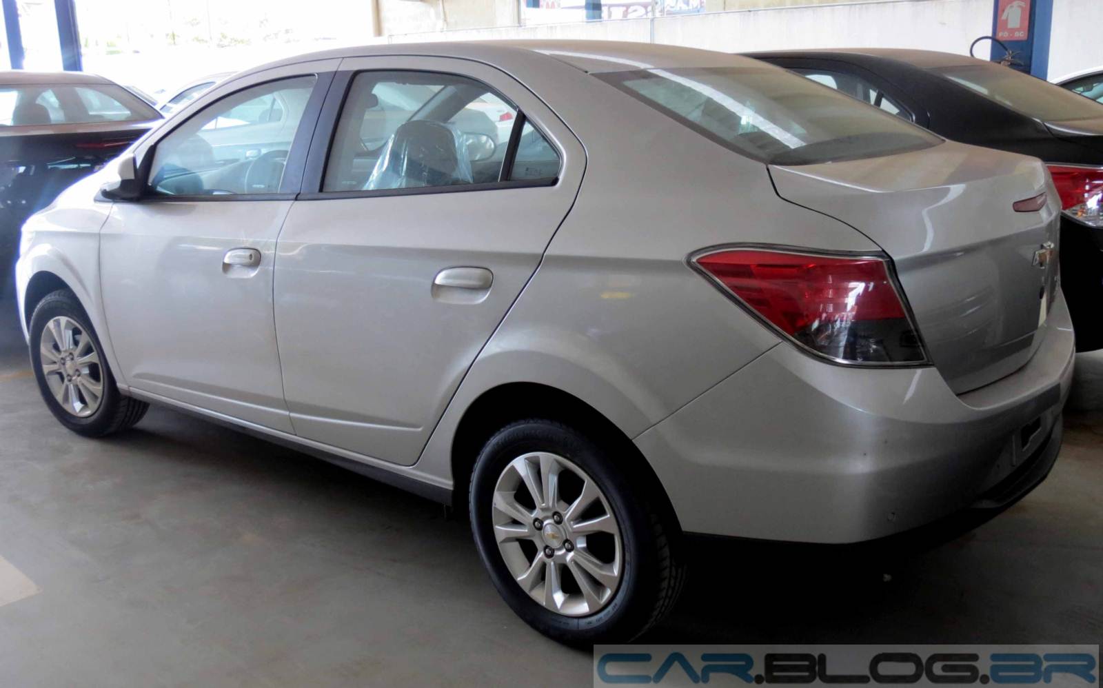 Chevrolet Prisma 2015: fotos e vídeo do interior e externas