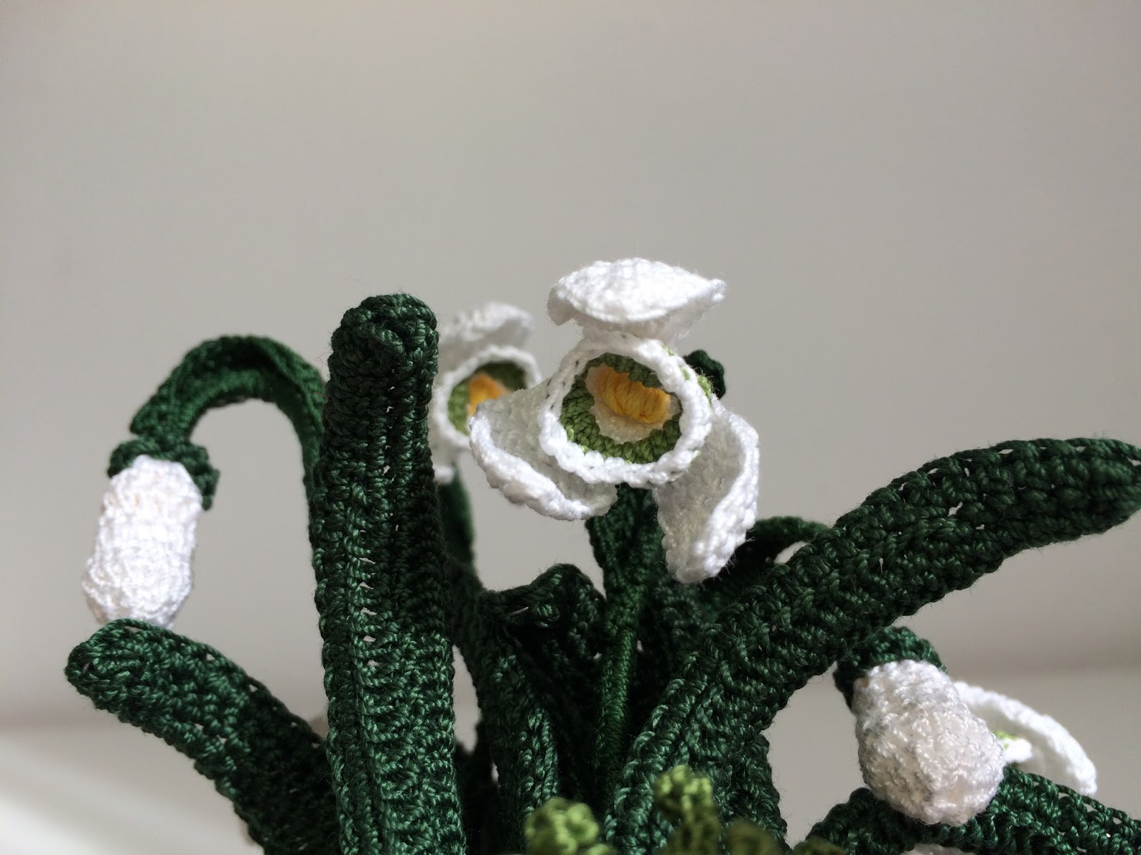 How to crochet a Snowdrop