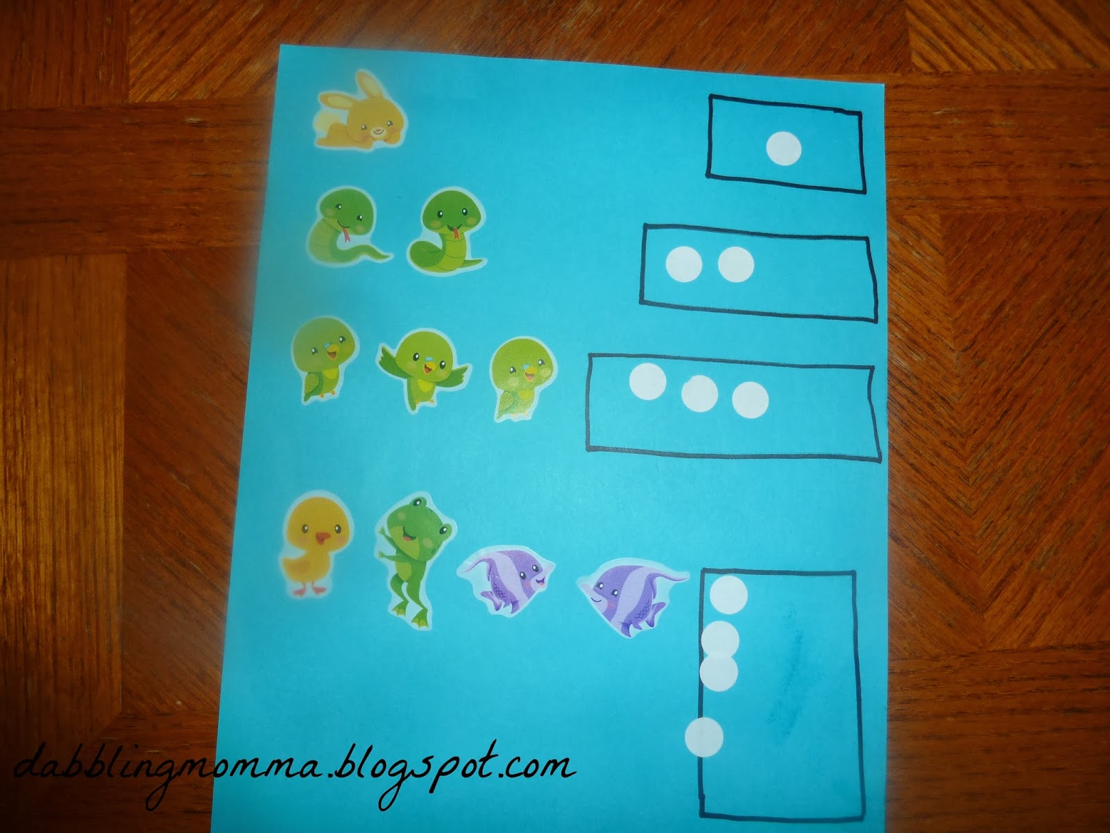 Dabblingmomma: Counting with stickers