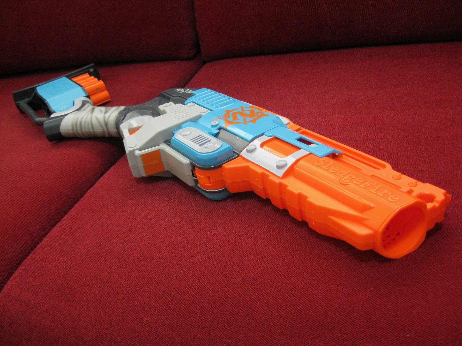 deSMOnd Collection: Hasbro Nerf "SledgeFire" Zombie Strike Series
