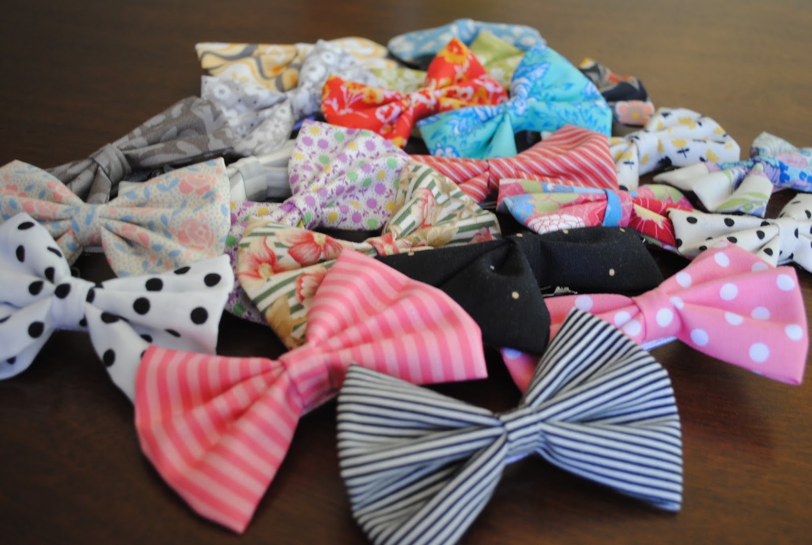 Notes From Nessa : Fabric Bow Tutorial