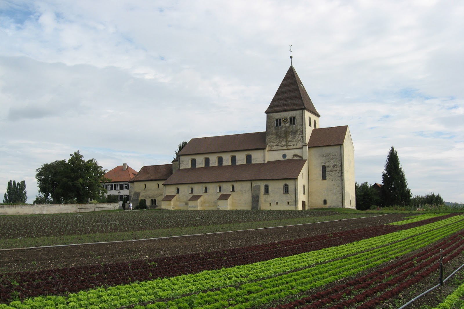 bensozia: Today's Medieval Church: St. George, Reichenau