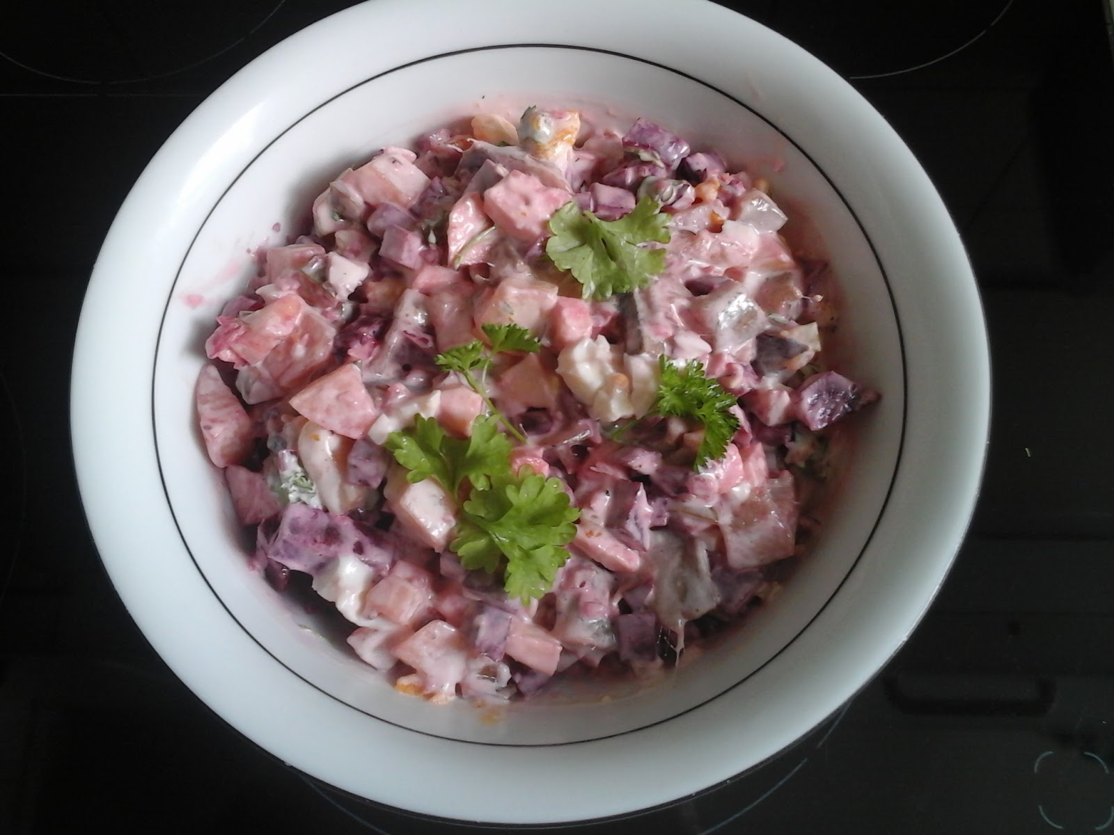 Favoriete recepten uit de keuken van 'oma' Lidy: Hollandse Haringsalade ...