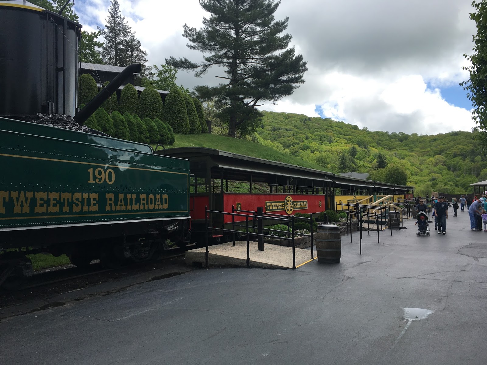 The Stir Crazy Moms' Guide to Durham: Tweetsie Railroad Review