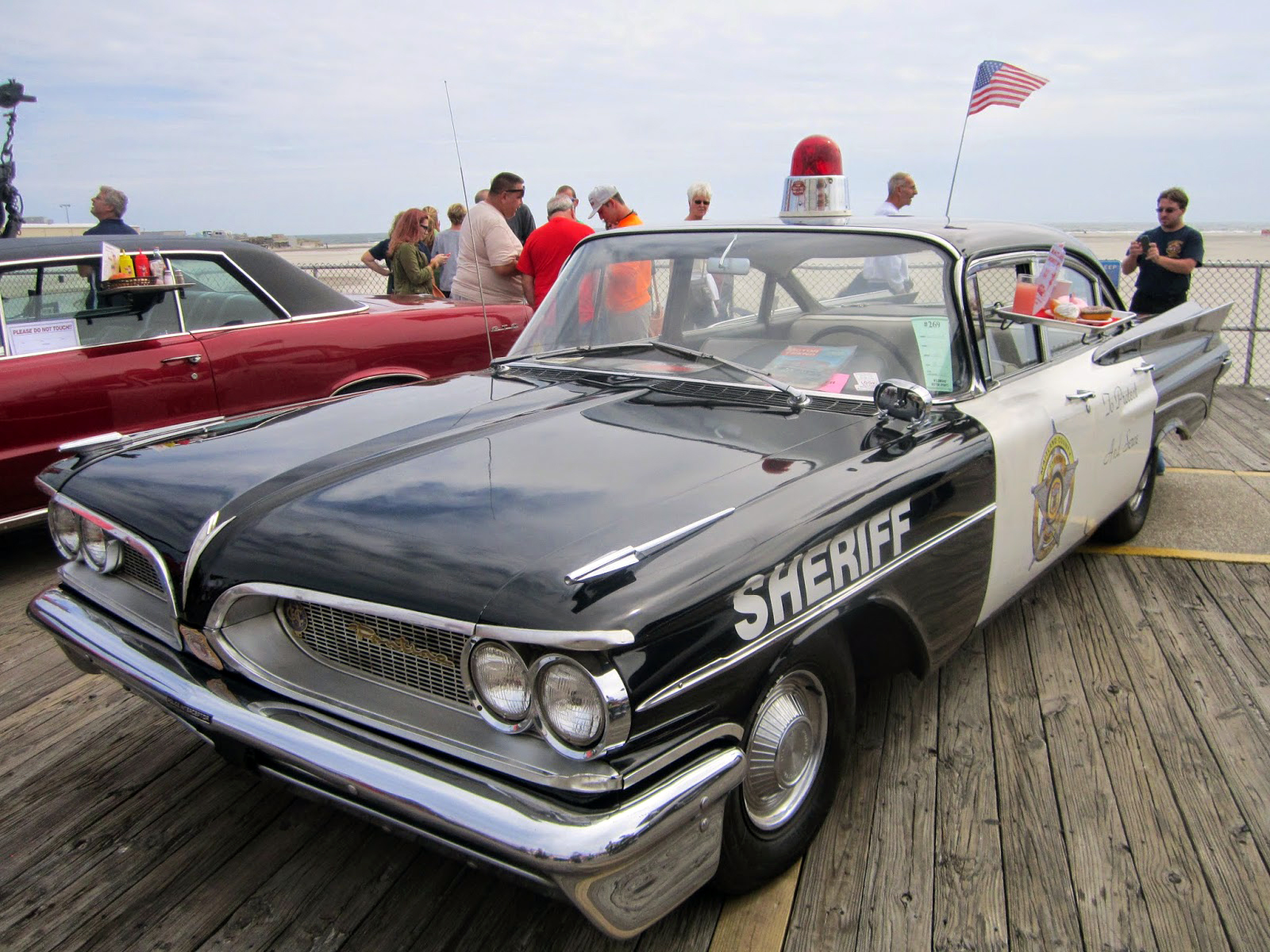 transpress nz: 1959 Pontiac police car