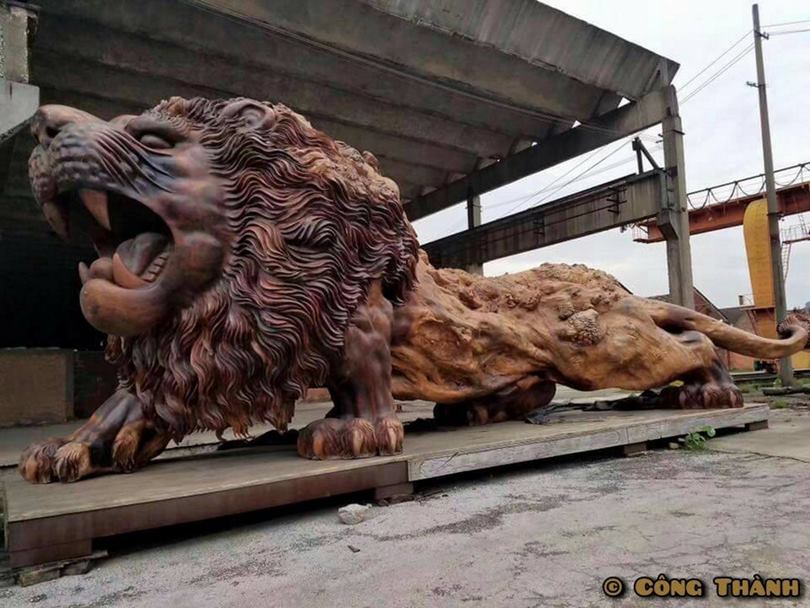 The Oriental Lion — Wolrds largest Single Tree Trunk Sculpture