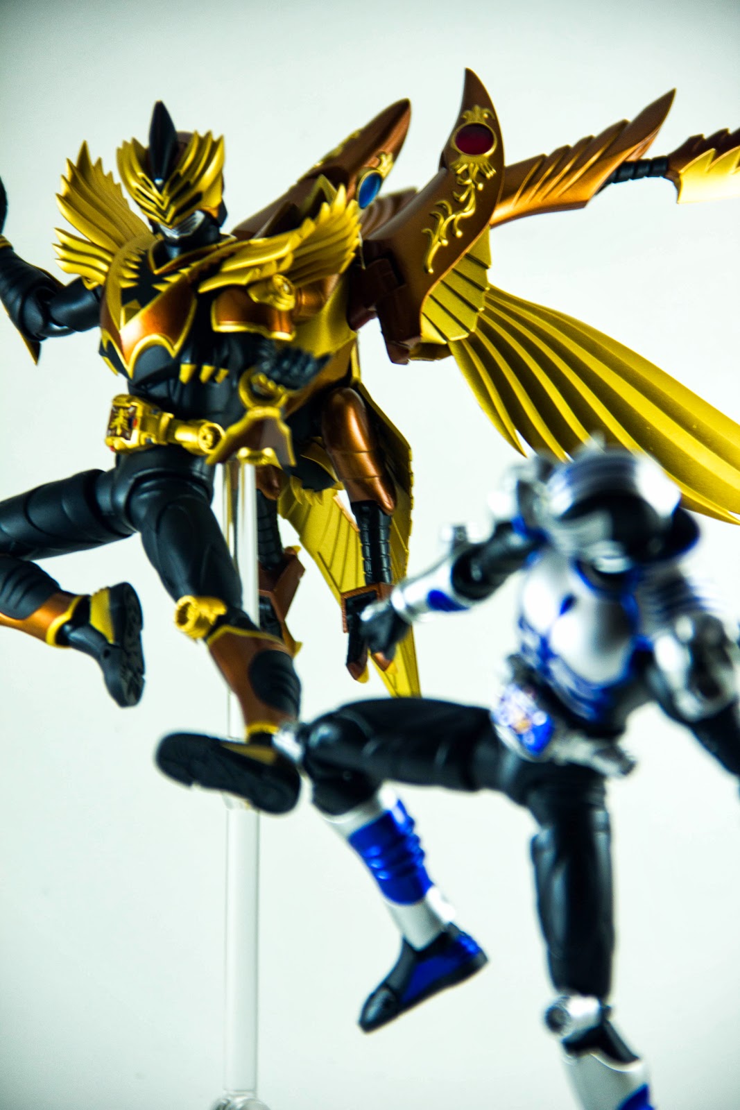 SKYPIEA: SHF-KAMEN RIDER ODIN AND GOLD PHOENIX