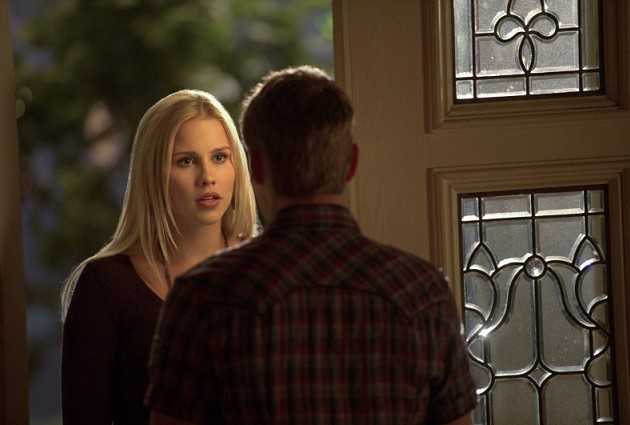 SNEAK PEEK : Stake Out "The Vampire Diaries: Graduation"- Season Finale