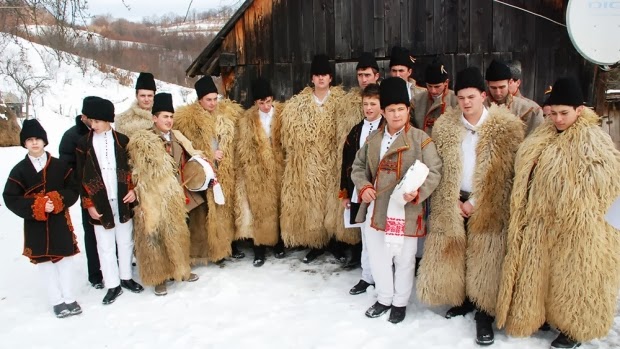 Foto travel: Colindatul de ceată bărbătească pe lista UNESCO