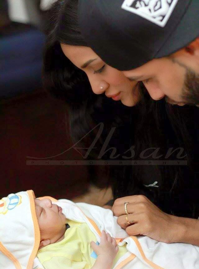 Mathira First Photoshoot with her Husband and Newly Born Son - Style ...