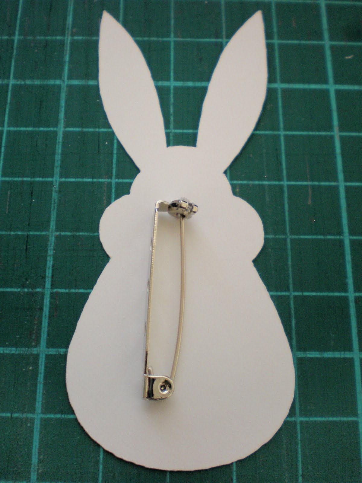 JK Creations: Super Easy Easter Bunny Badge Tutorial