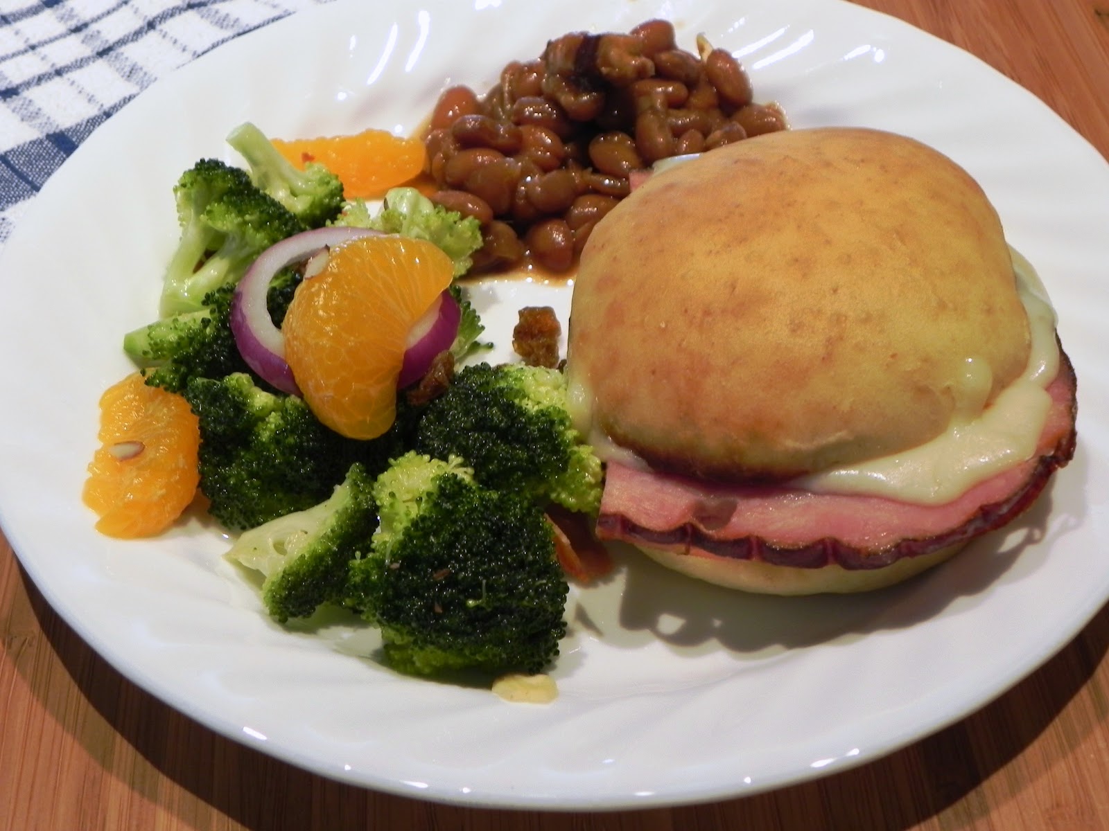 The Iowa Housewife: 40 Minute Hamburger Buns