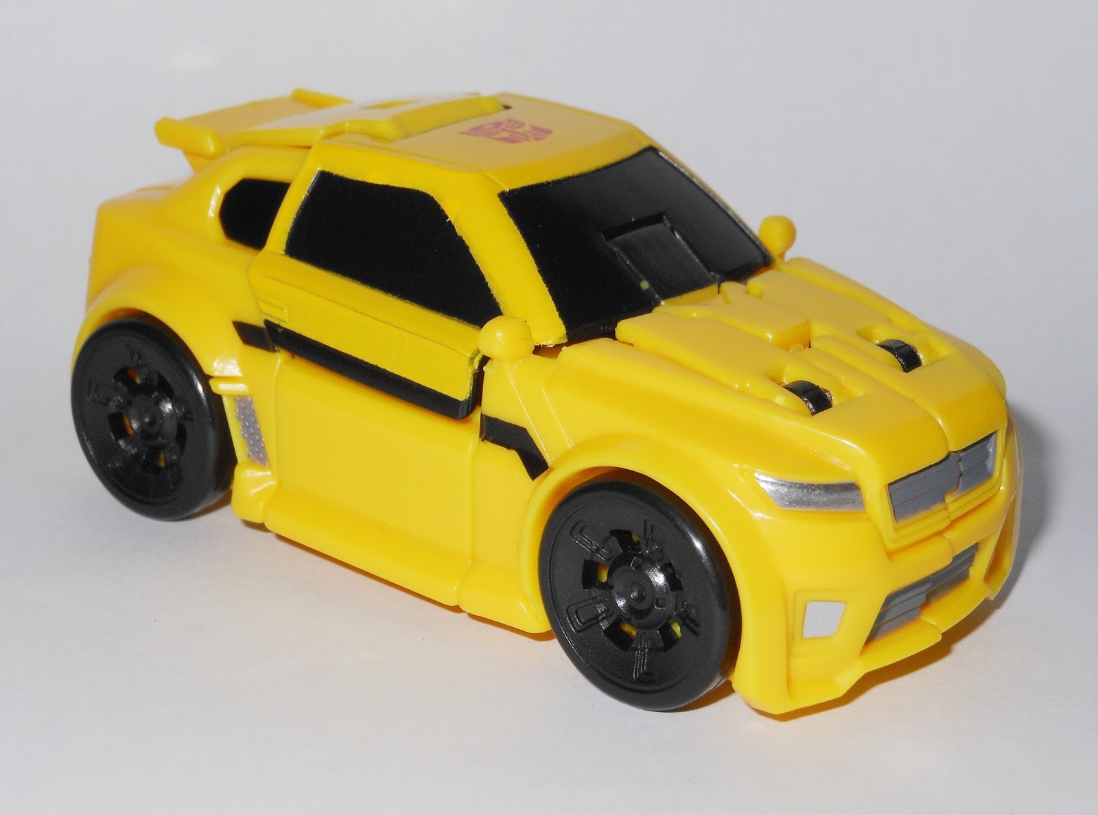 Figuras de Acción A Go-Gó: BUMBLEBEE (TRANSFORMERS: GENERATIONS)