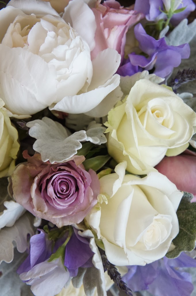 Sugar Bee Flowers: White and lilac wedding at Balgownie Estate