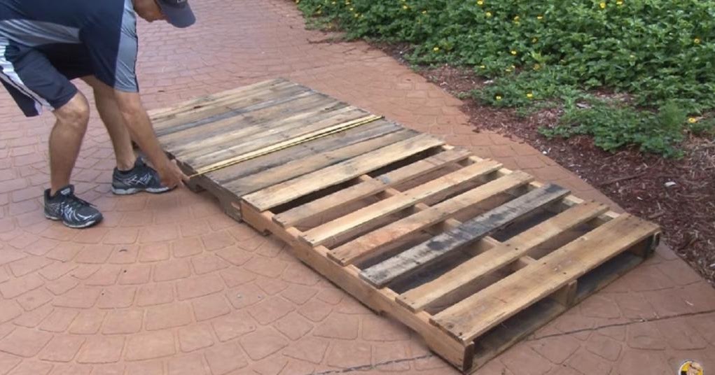 He Attached Two Pallets Together To Make THIS For His Backyard! Summer ...