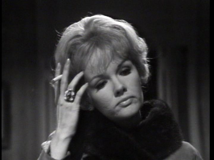 Shadows on the Wall: An Online Dark Shadows Fanzine: 1967: Laura Collins