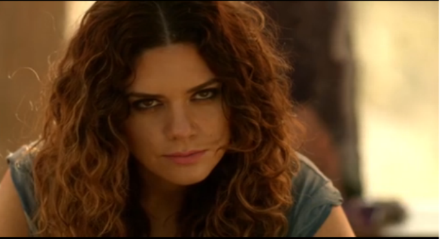 Manny salva John e Zed no penúltimo episódio de Constantine.