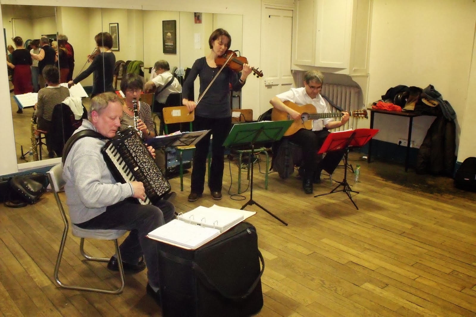 CAPRIOARA danses de Roumanie: L'atelier